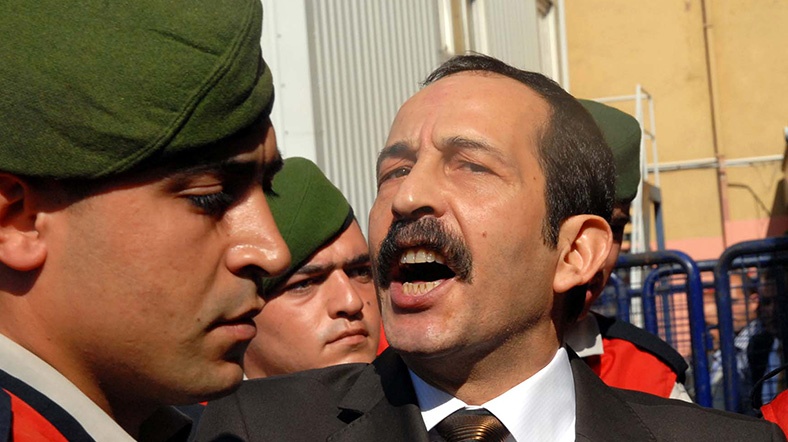 'Karagümrük Çetesi' Lideri Nuri Ergin’in Oğlu Firar Etti - Onedio