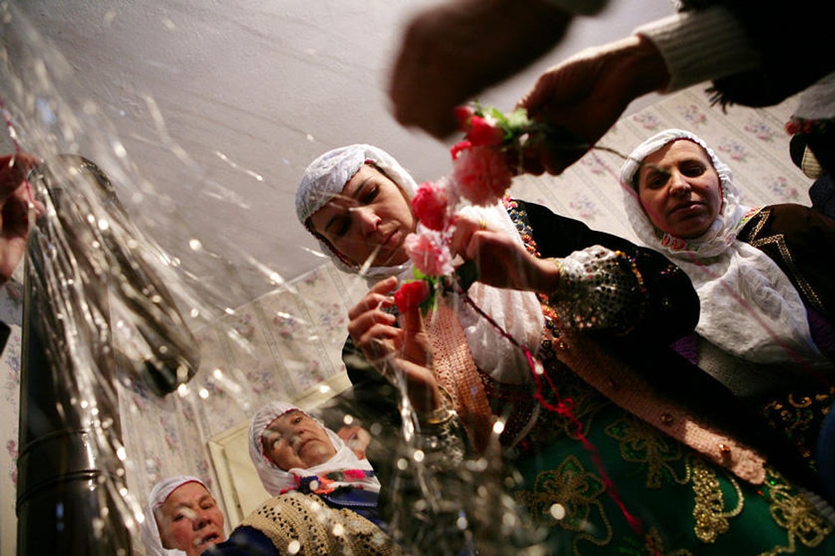 12 Adımda Pomak Toplumunda Sanat Eseri Gibi Bir Gelin Olmak - Onedio