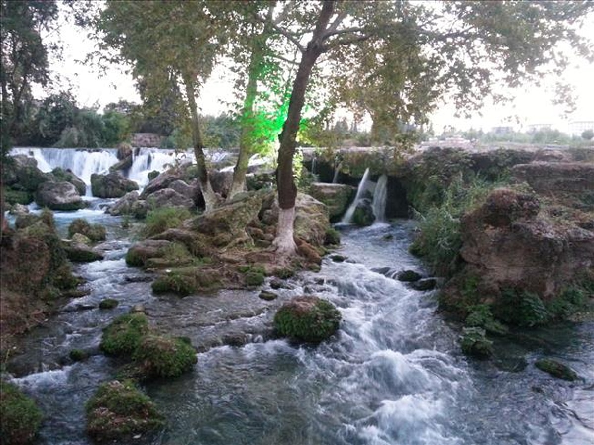 Gölgede Kalmış Güzelliğiyle Tarsus Şelalesi - Onedio