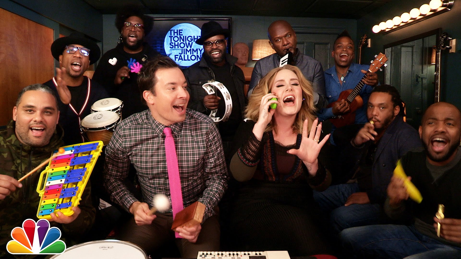 Adele, Jimmy Fallon ve The Roots'tan Okul Enstrümanlarıyla Eğlenceli ...