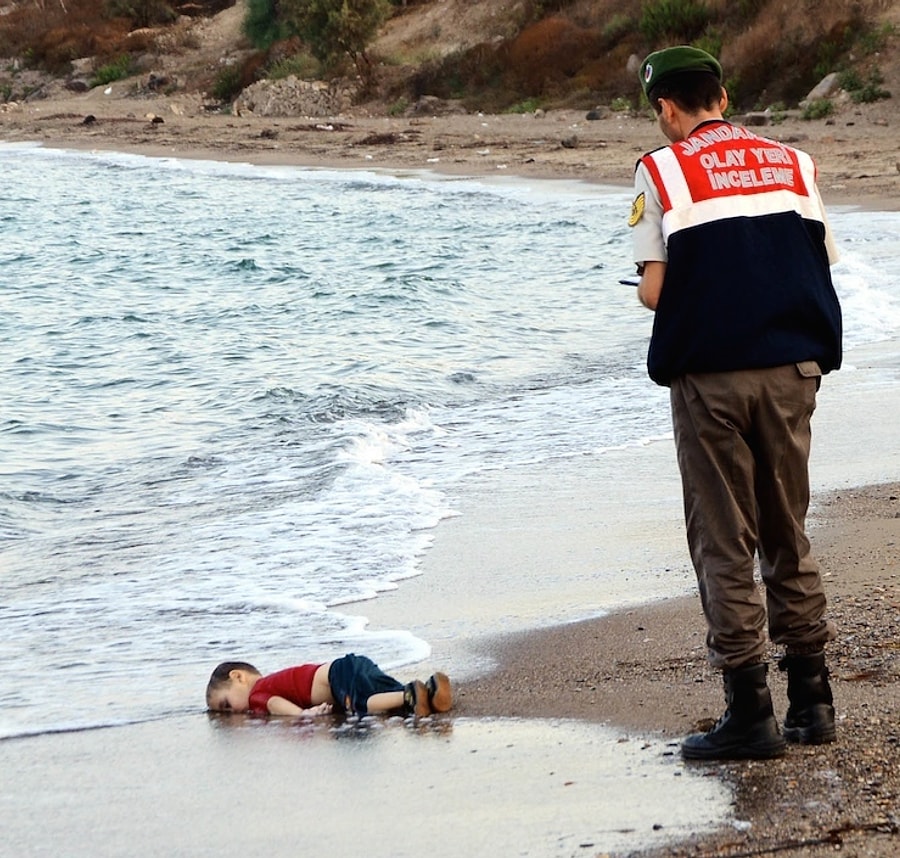 'Aylan Kurdi' Fotoğrafını Çeken Nilüfer Demir'e Sedat Simavi Ödülü - Onedio