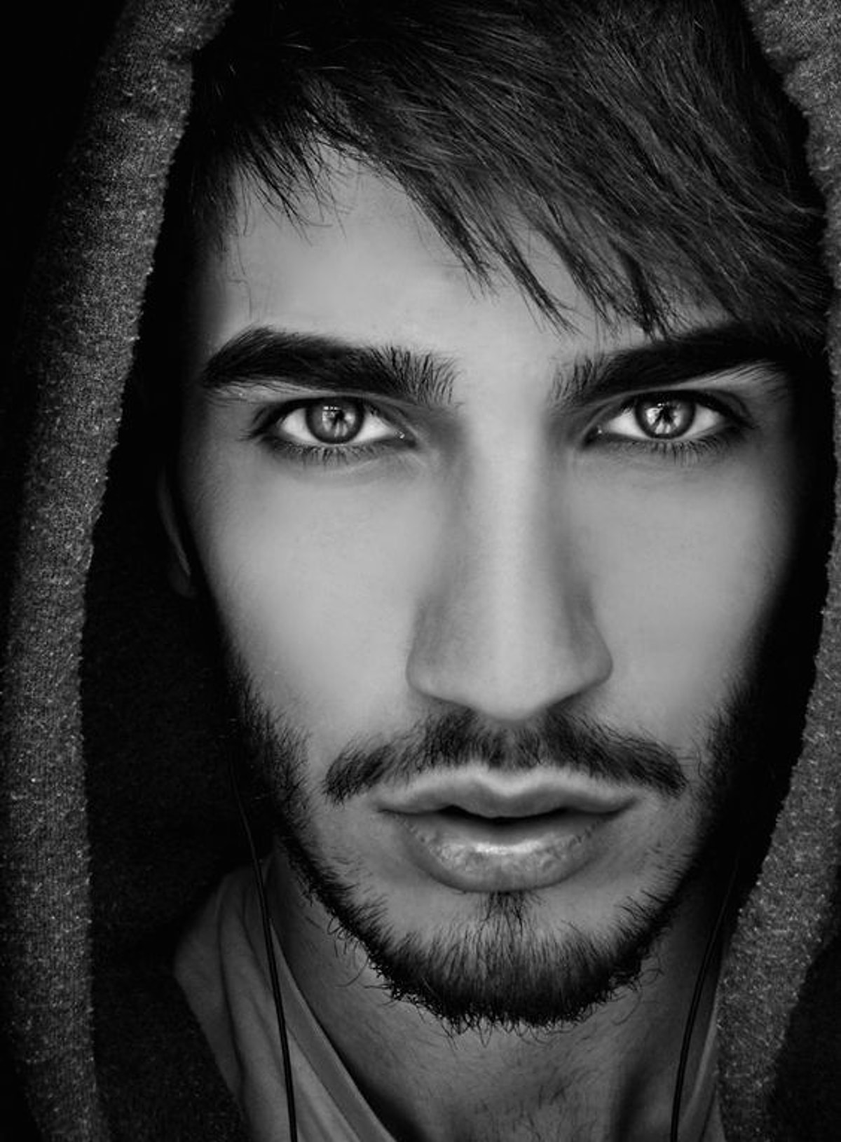 25 Reasons To Stick To A Man With Hooded Eyes - Onedio