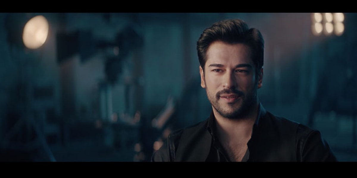 Resmen İkizi! Burak Özçivit'e Olan Benzerliğiyle Görenleri Hayret ...