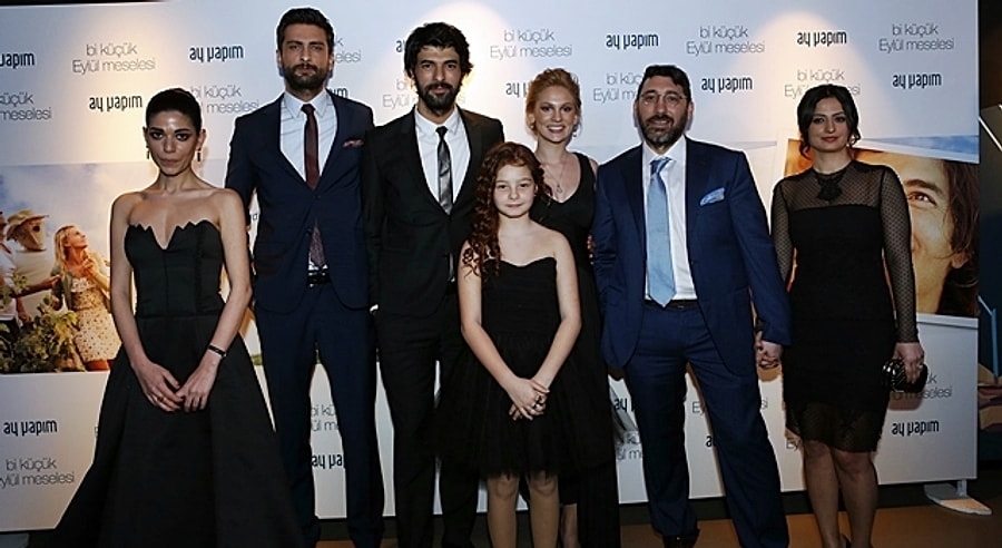 Doğallığıyla Kendine Hayran Bırakan Avlu'nun Asi Kızı Azra'sı Ceren ...