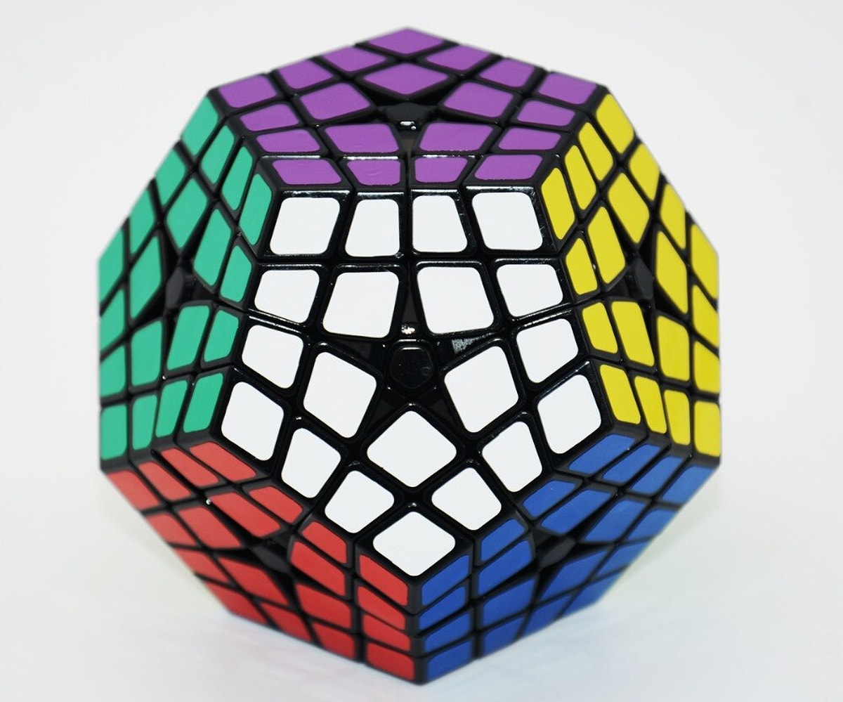 Klasik Rubik Küpler Beni Kesmiyor Diyenlere Çılgın Zihinlerden Sıra ...