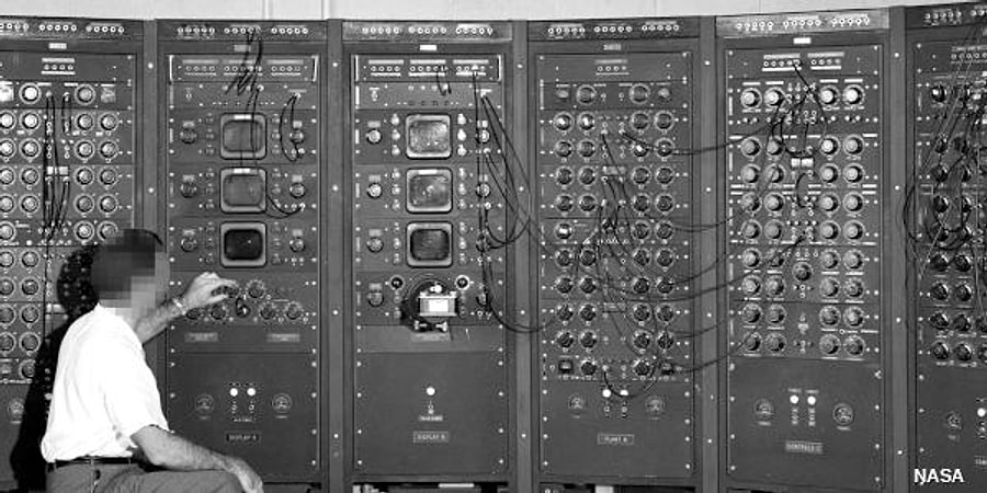 Üretilen İlk Bilgisayarlarla Günümüzdeki Bilgisayarlar Arasındaki 9 ...