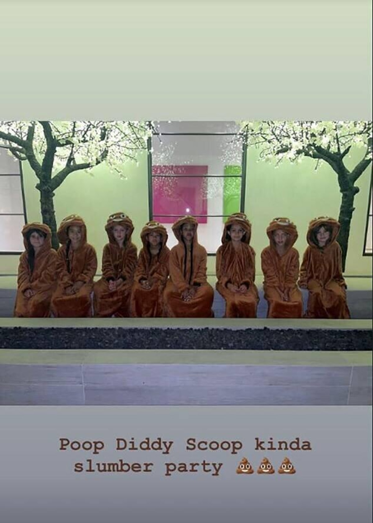 Olaysız Tek Günü Yok! Kim Kardashian Kızı North İçin Kaka Emojisi ...