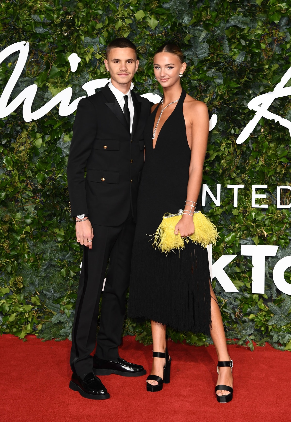 Victoria Beckham Oğlu Romeo ve Sevgilisi Mia Regan'ın 5 Yıllık ...