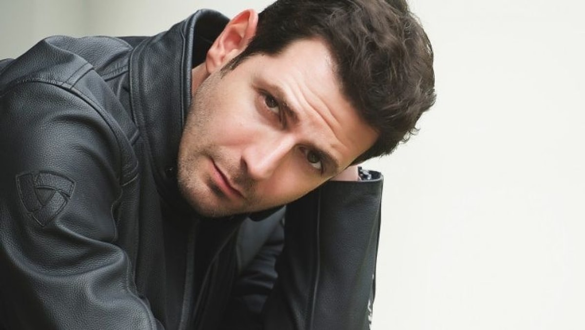 Korel Cezayirli Kimdir, Kaç Yaşında, Evli mi? Korel Cezayirli'nin Rol ...