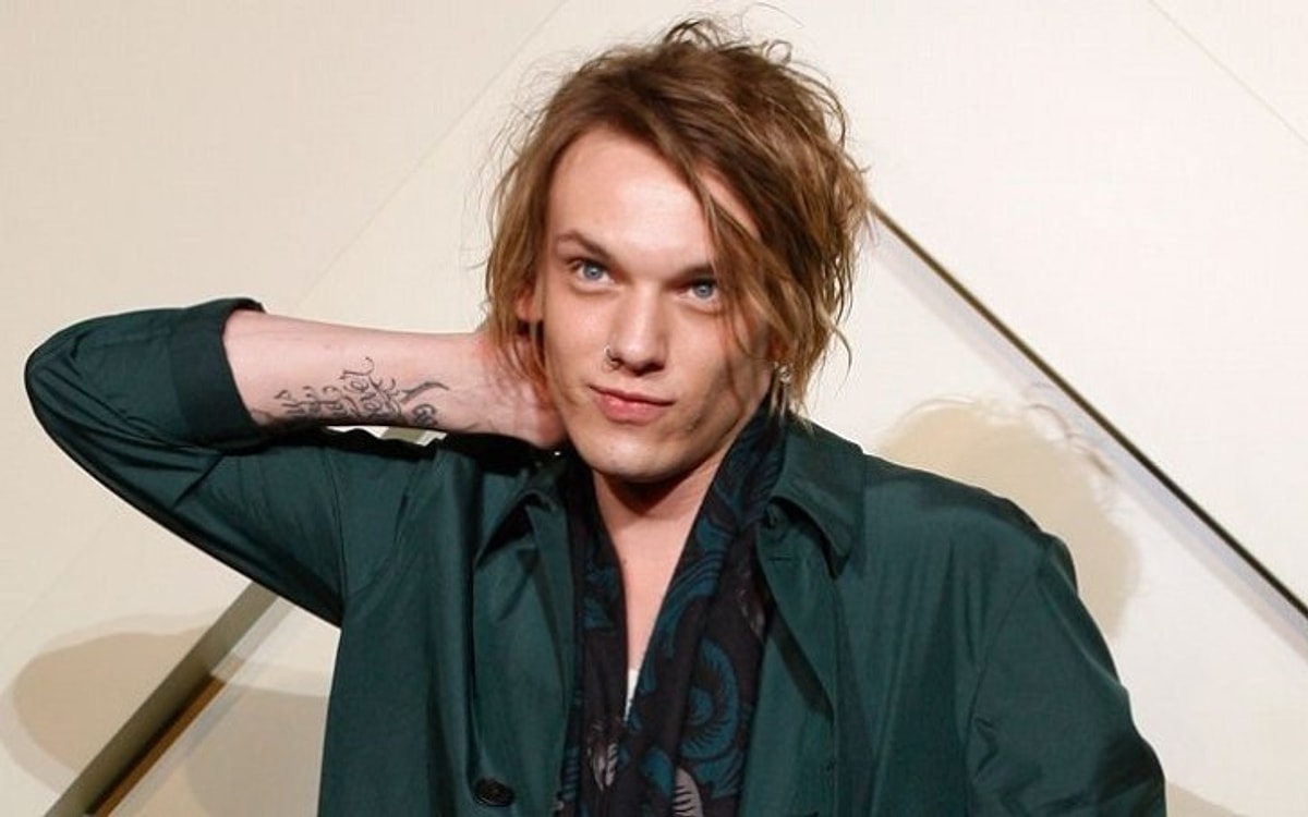 Jamie Campbell Bower Kimdir? - Onedio