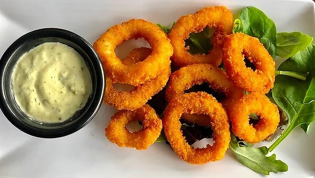 Rakı Sofrası Mezeleri: Rakının Yanına Ne Gider?