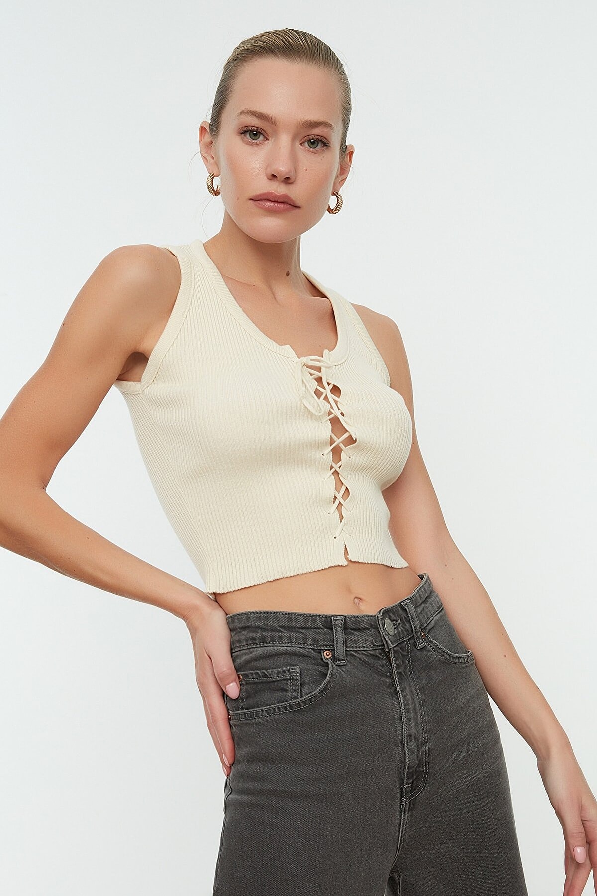 Herkese Çok Yakışan Bej Rengi Kıyafetler - Onedio