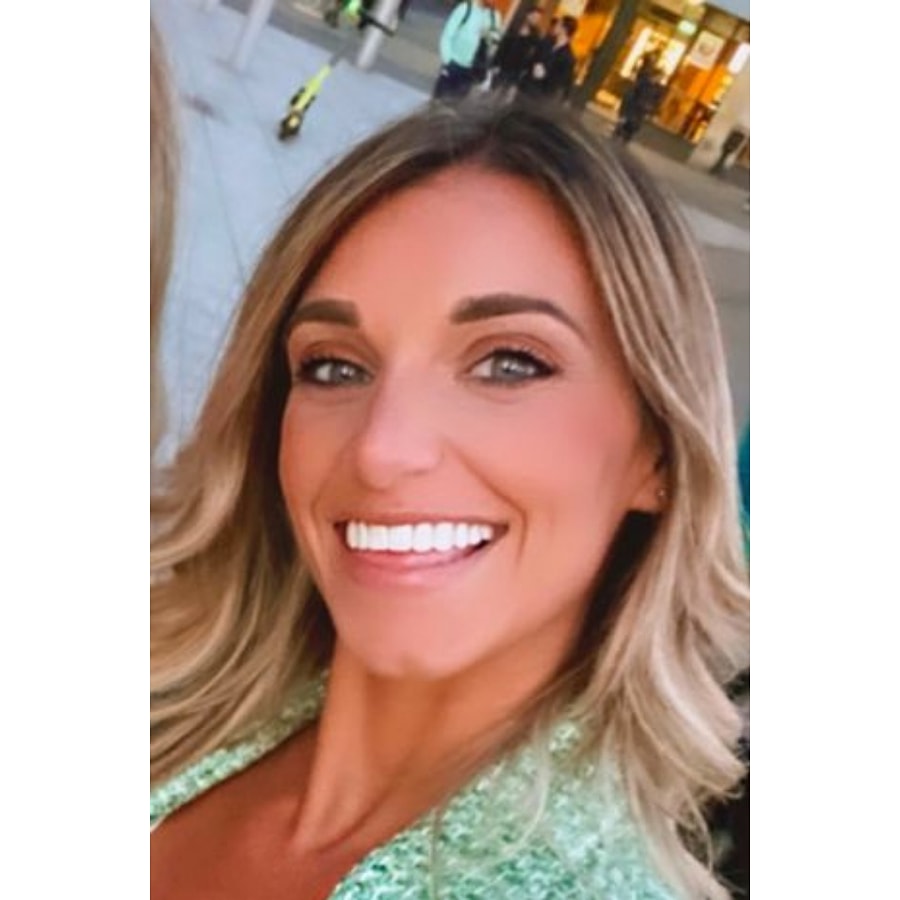 Türkiye'ye Gelip Dişini Yaptıran Kadın - Onedio