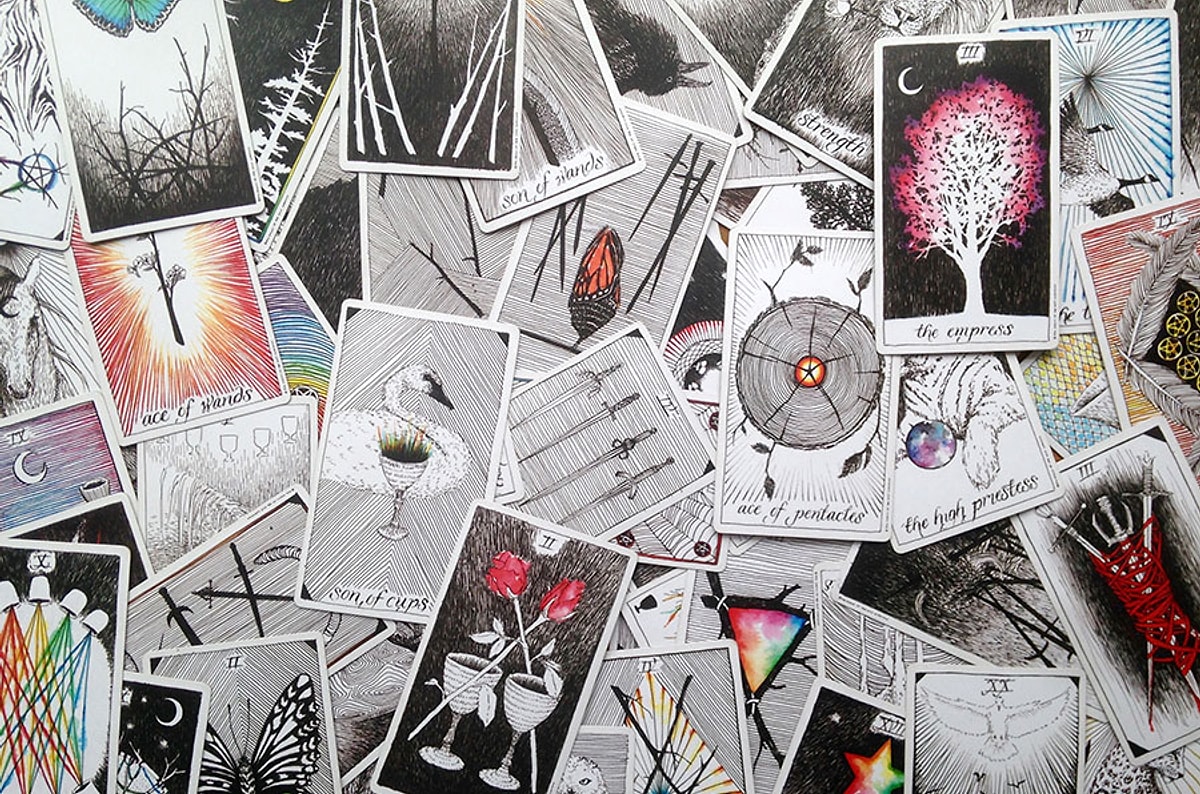 Türkiye'nin İlk Laro Tarot Uzmanı: Hem de Bir Arkeolog! - Onedio