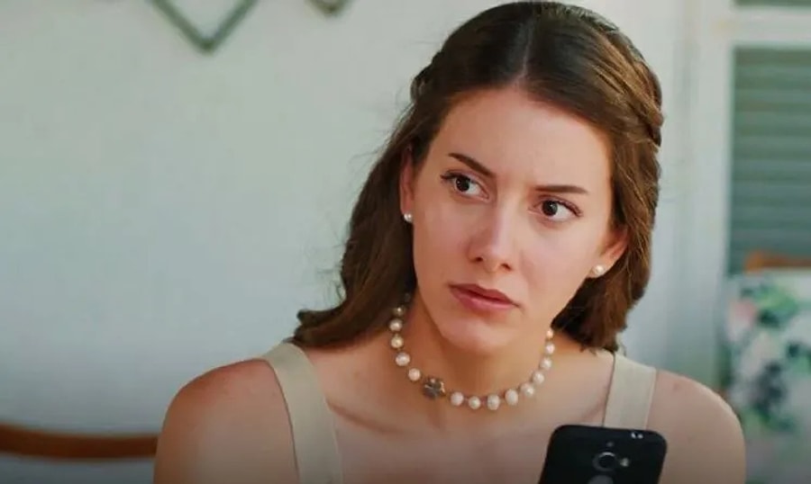 Beril Pozam Kimdir, Kaç Yaşında? - Onedio