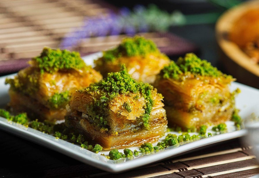 Rüyada Tatlı Yemek, Görmek, Almak Neye İşarettir? - Onedio