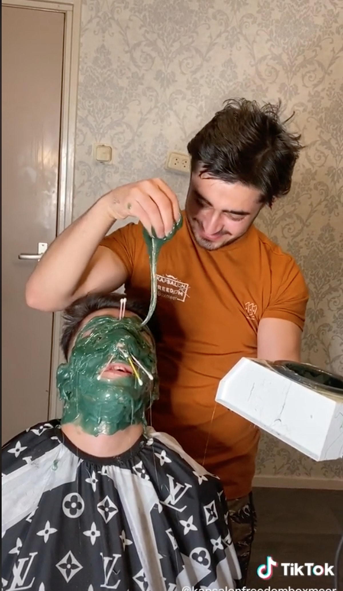 Görünce Tansiyonunuzu Zıplatacak 15 Cringe Görsel - Onedio