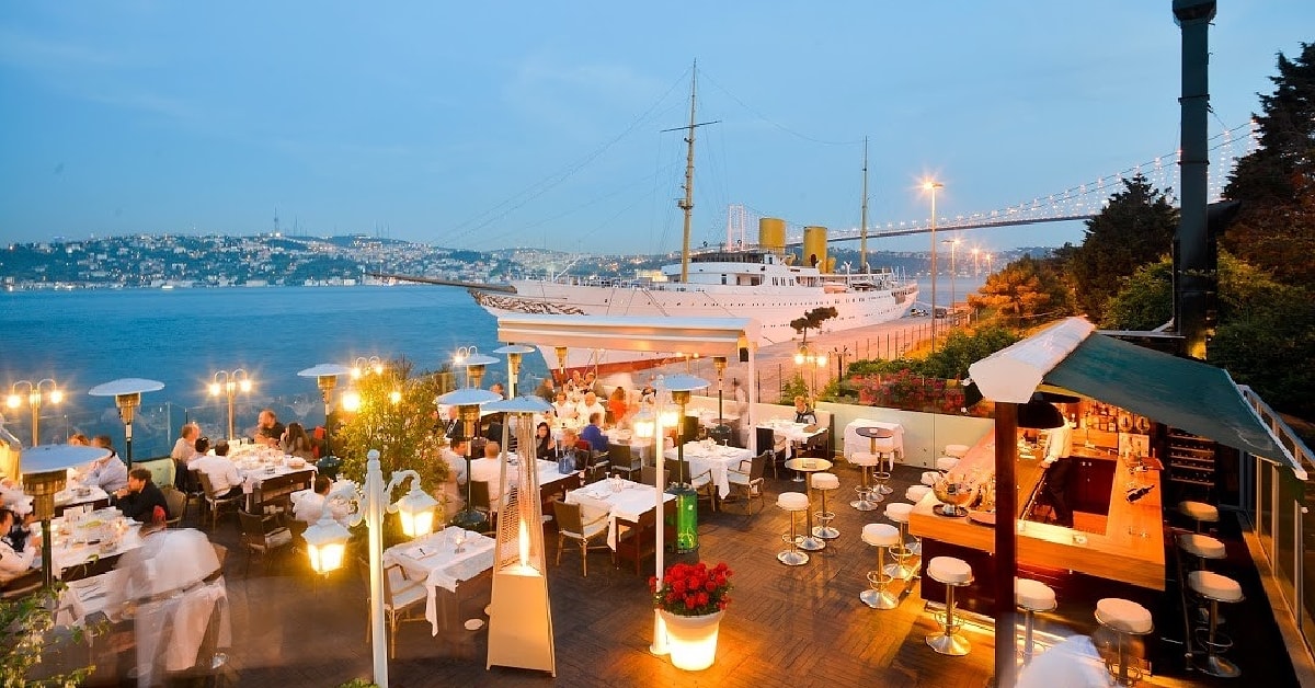 İstanbul'un En İyi Boğaz Manzaralı Restoranları - Onedio