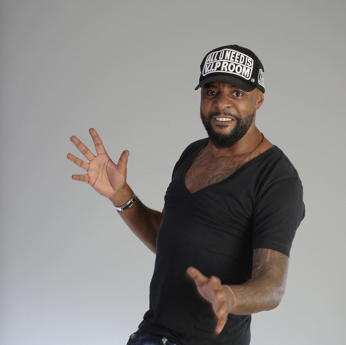 Pascal Nouma'nın Kendisiyle Fotoğraf Çektiren Hayranını Dövüp Parmağını ...