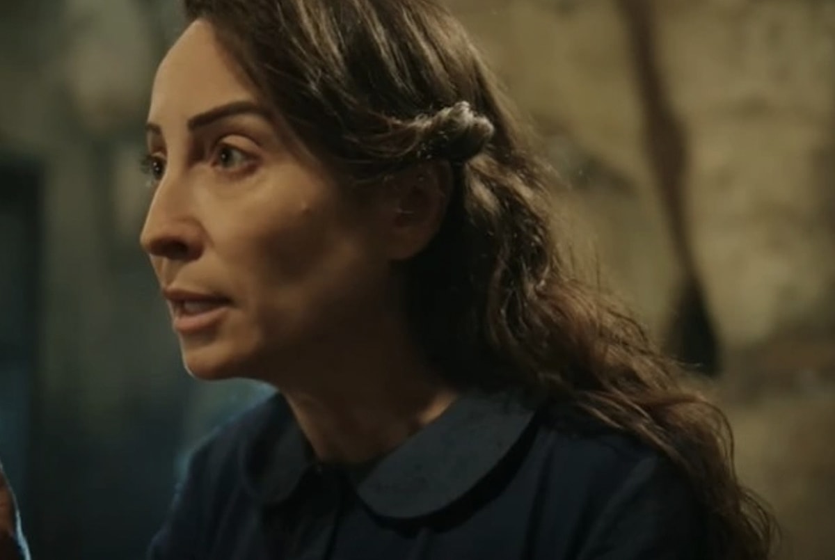 Yalı Çapkını'nın Esme'si Sezin Bozacı'nın Gerçekteki Hâli Karşısında ...