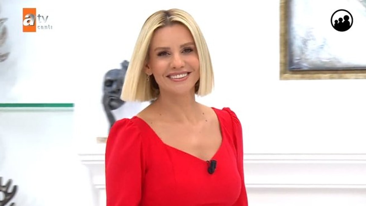 Esra Erol'dan Altın Kelebek'te Ödül Alan Müge Anlı'ya Dikkat Çeken ...