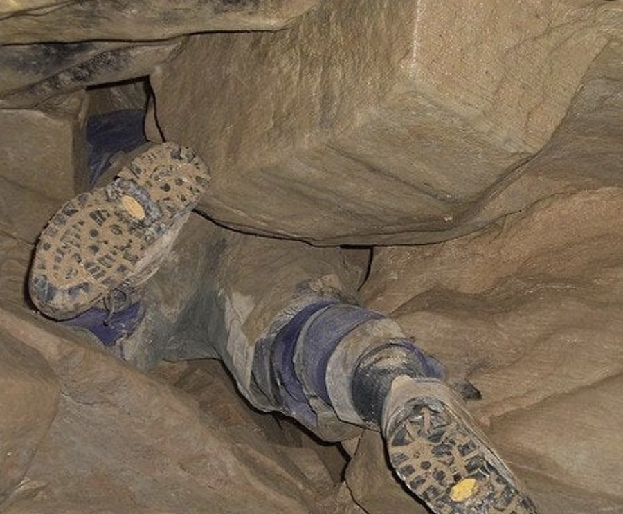 Mağarada Baş Aşağı Sıkışıp Kurtarılamayan Adam - Onedio