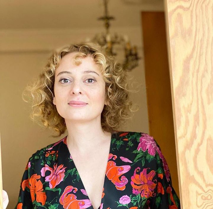 Ünlü Oyuncu Eylem Yıldız Ameliyat Olduğunu Duyurdu: Akciğerinde Kist ...