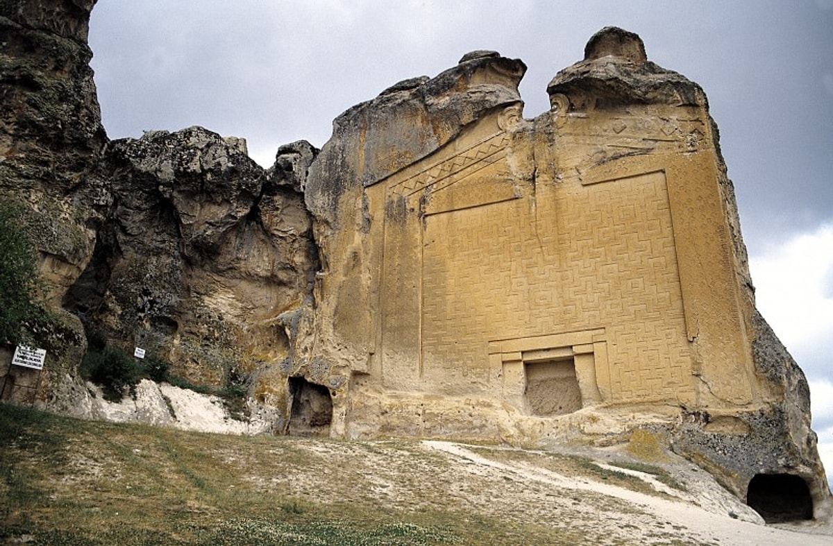 Lost Cities of Hittites: Rediscovering the Ancient Anatolian ...
