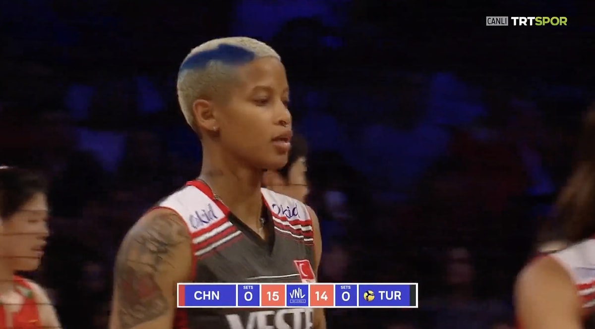 Melissa Vargas Uçtu: 2.88 Metre Yüksekten 97 Kilometre Hızla Topa Vuran ...