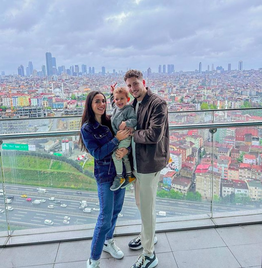 Almanya'dan Türkiye'ye Taşınan Ebru Demir - Onedio