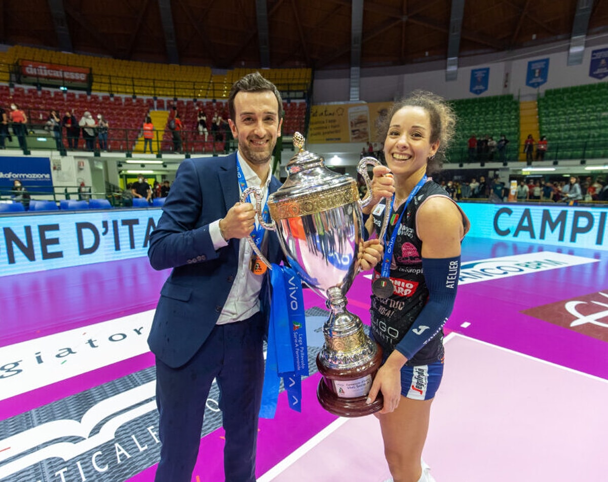 Daniele Santarelli: A Volleyball Maestro Guiding Teams to Glory - Onedio
