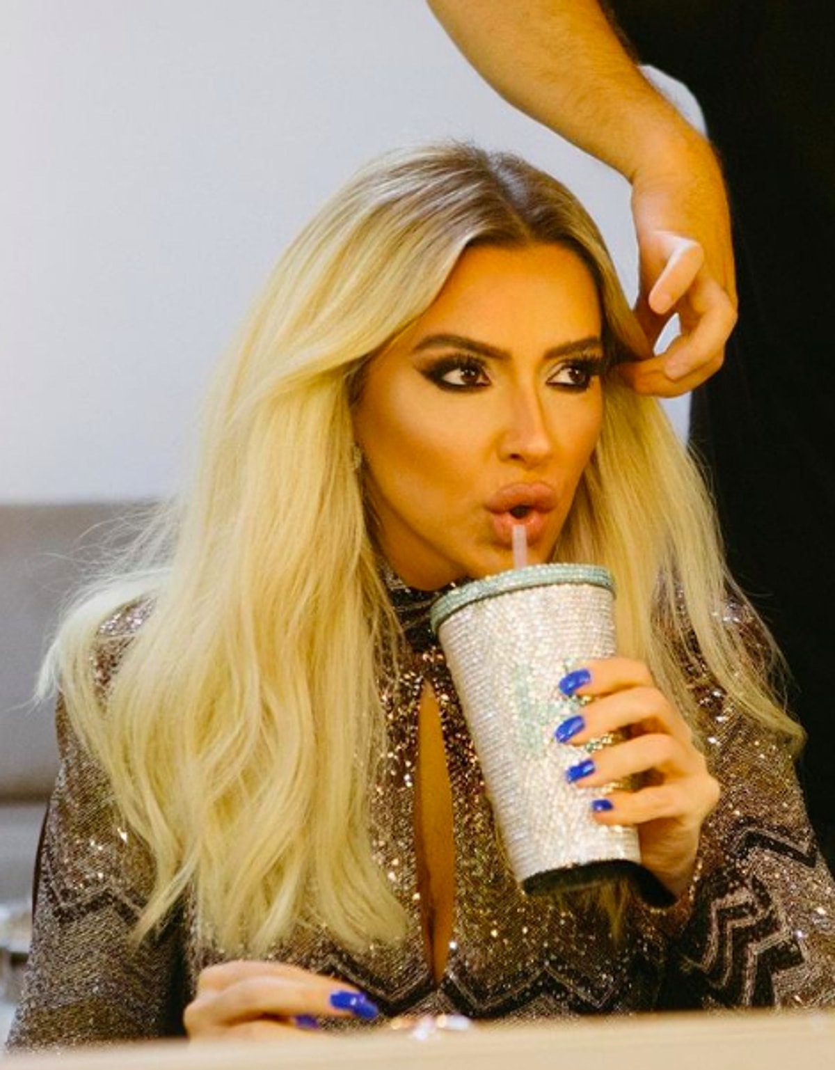 Hadise'den "Kendimi Seviyorum" Paylaşımı Geldi! - Onedio