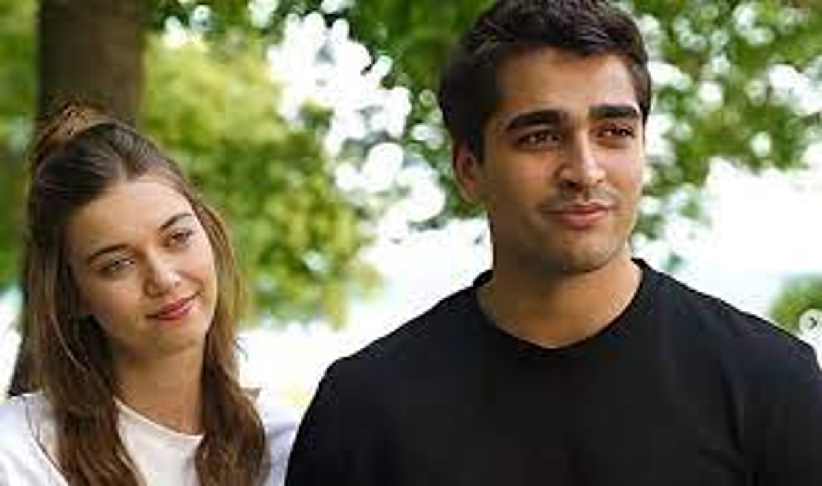 Mert Ramazan Demir'le İlgili Soruları Yanıtsız Bırakan Afra Saraçoğlu ...