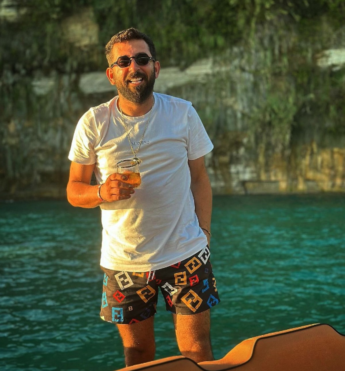 Azad Yılmaz'ın Dikkat Çeken Hayatı - Onedio