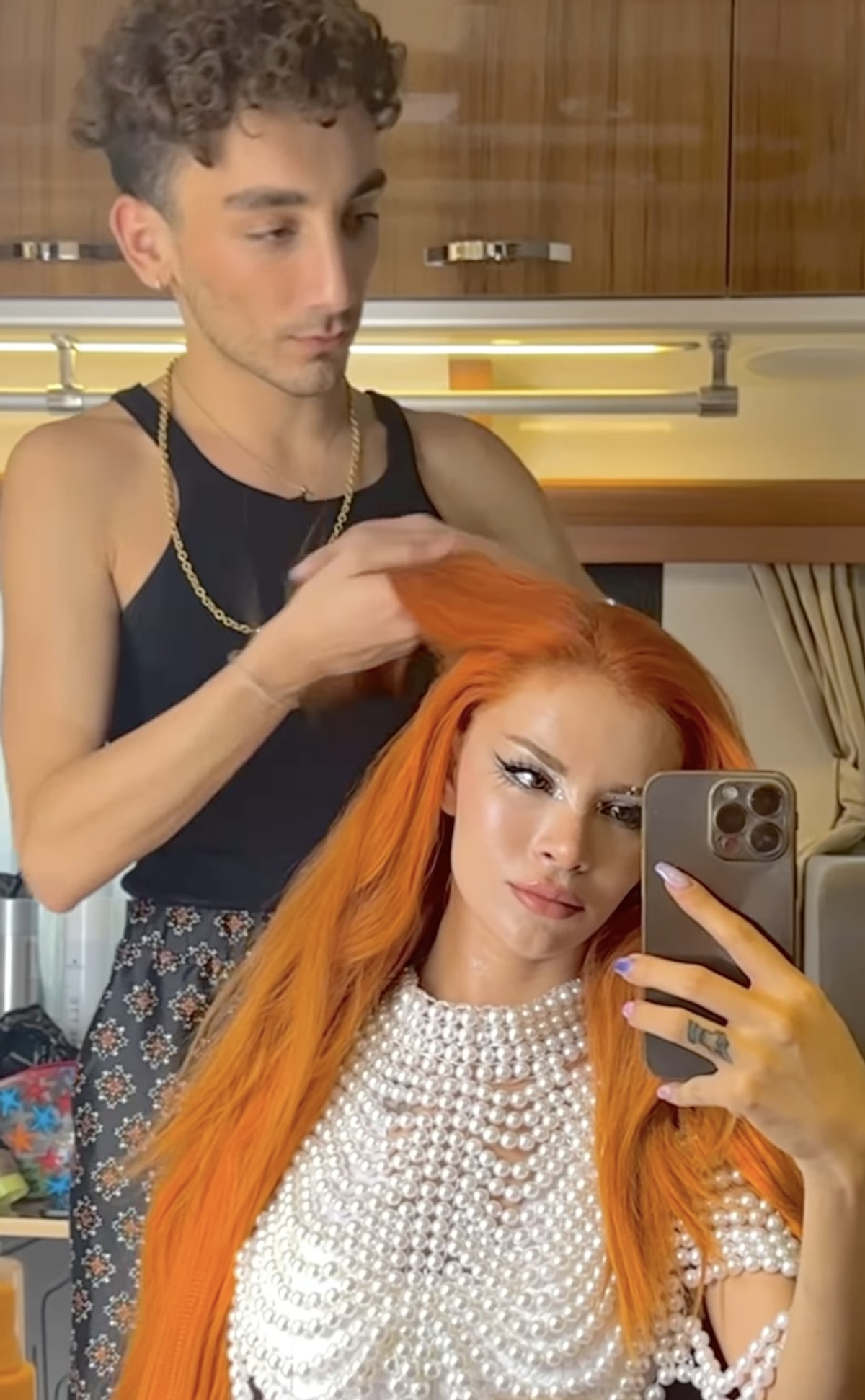 Bambaşka Biri Oldu! Feride Hilal Akın'ın Son Hali Karşısında Küçük ...