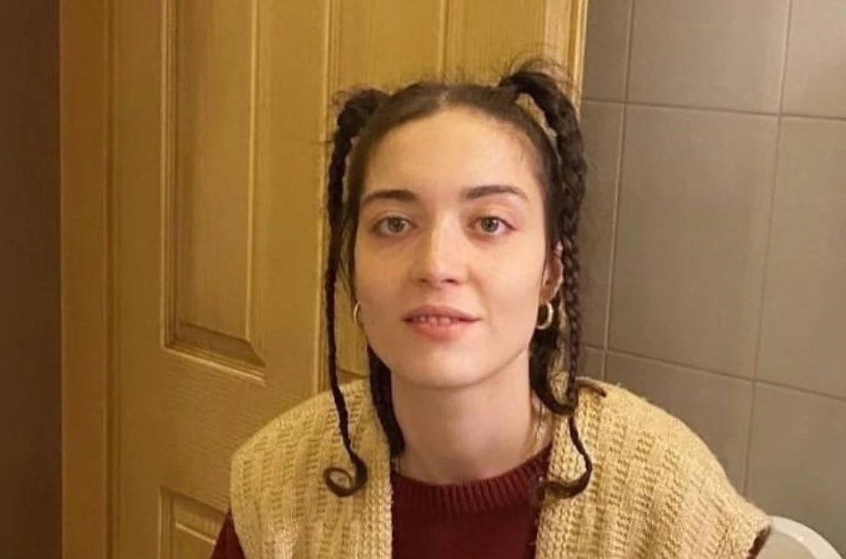 Rapçi Lil Zey'in "Gerçek Erkek, Kadına Yumruk Atmak Yerine Duvara ya da ...