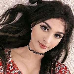 Çektiği Cosplay Videoları ile Tanınan Türk YouTuber Lia Shelesh Kimdir ...