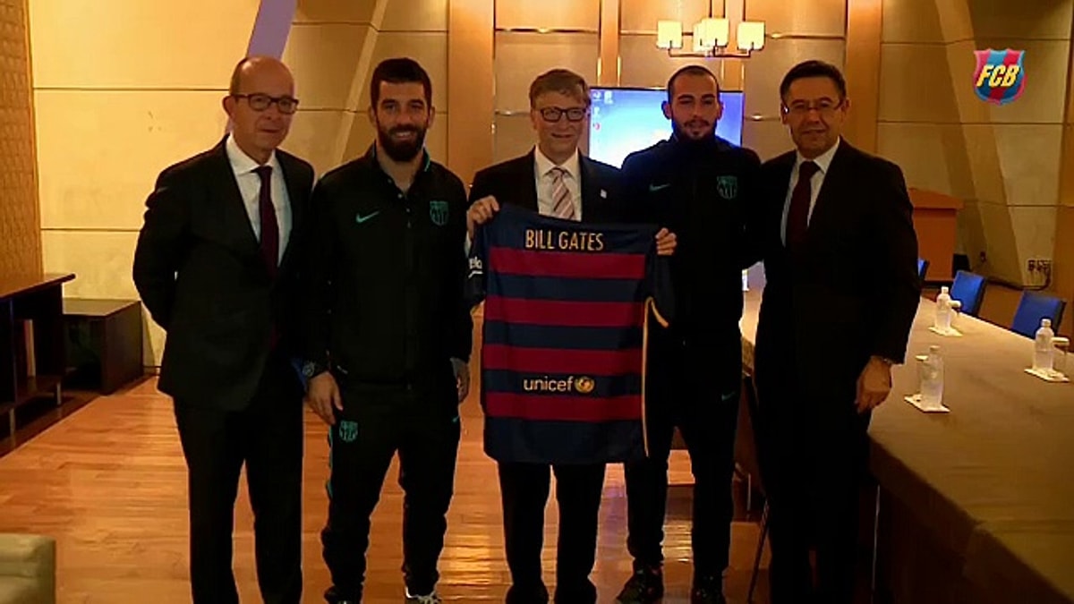 Arda Turan, Bill Gates ile Çektirdiği Efsane Fotoğrafta Parasını Elden ...