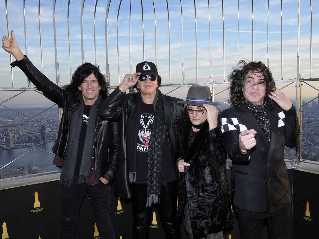 KISS Rocks Madison Square Garden in a Spectacular Farewell - Onedio