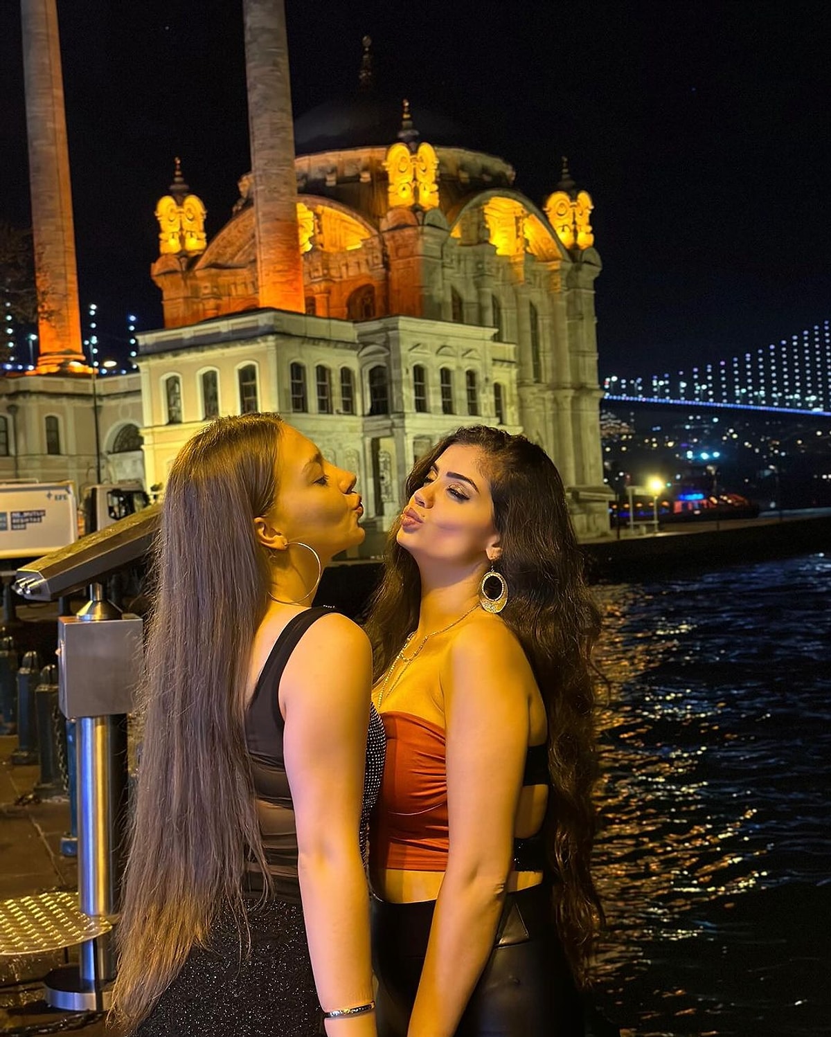 Kalça Danslarıyla Fenomen Olmuştu: Esra Rabia Ünal, Inji'nin ...