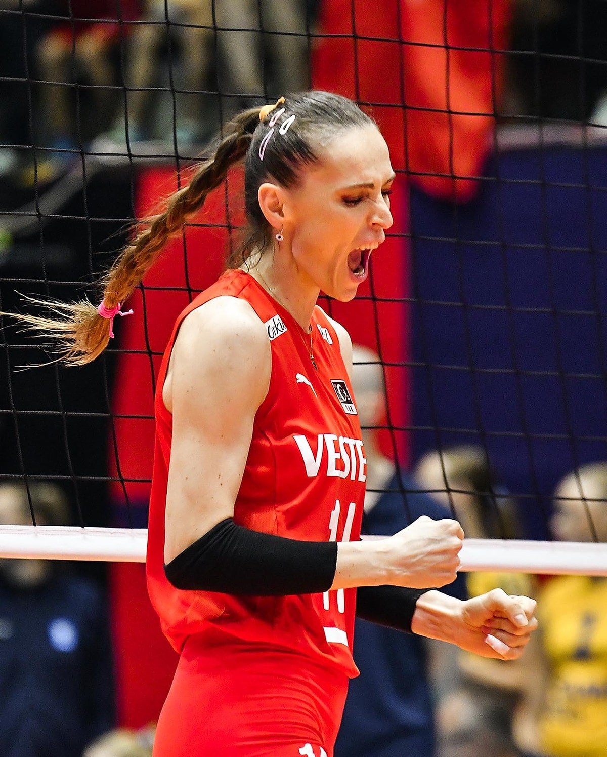 Filenin Sultanları'nın Efsanesi Eda Erdem İçin Heykel Çalışmalarına ...