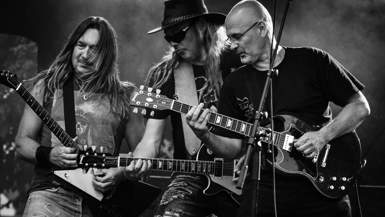 13 Rock Classics: Timeless Songs from Legendary Bands - Onedio