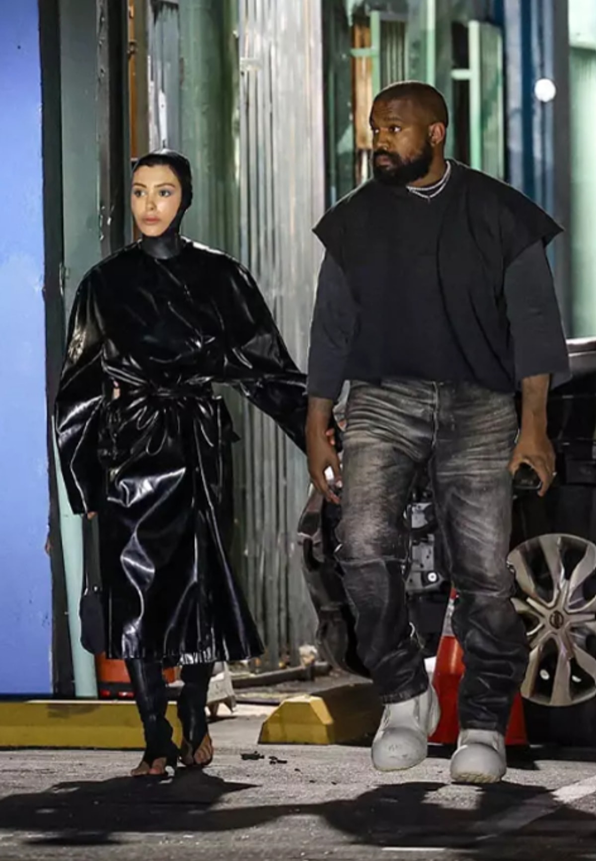 Kanye West Paparazzinin Telefonunu Çaldı - Onedio