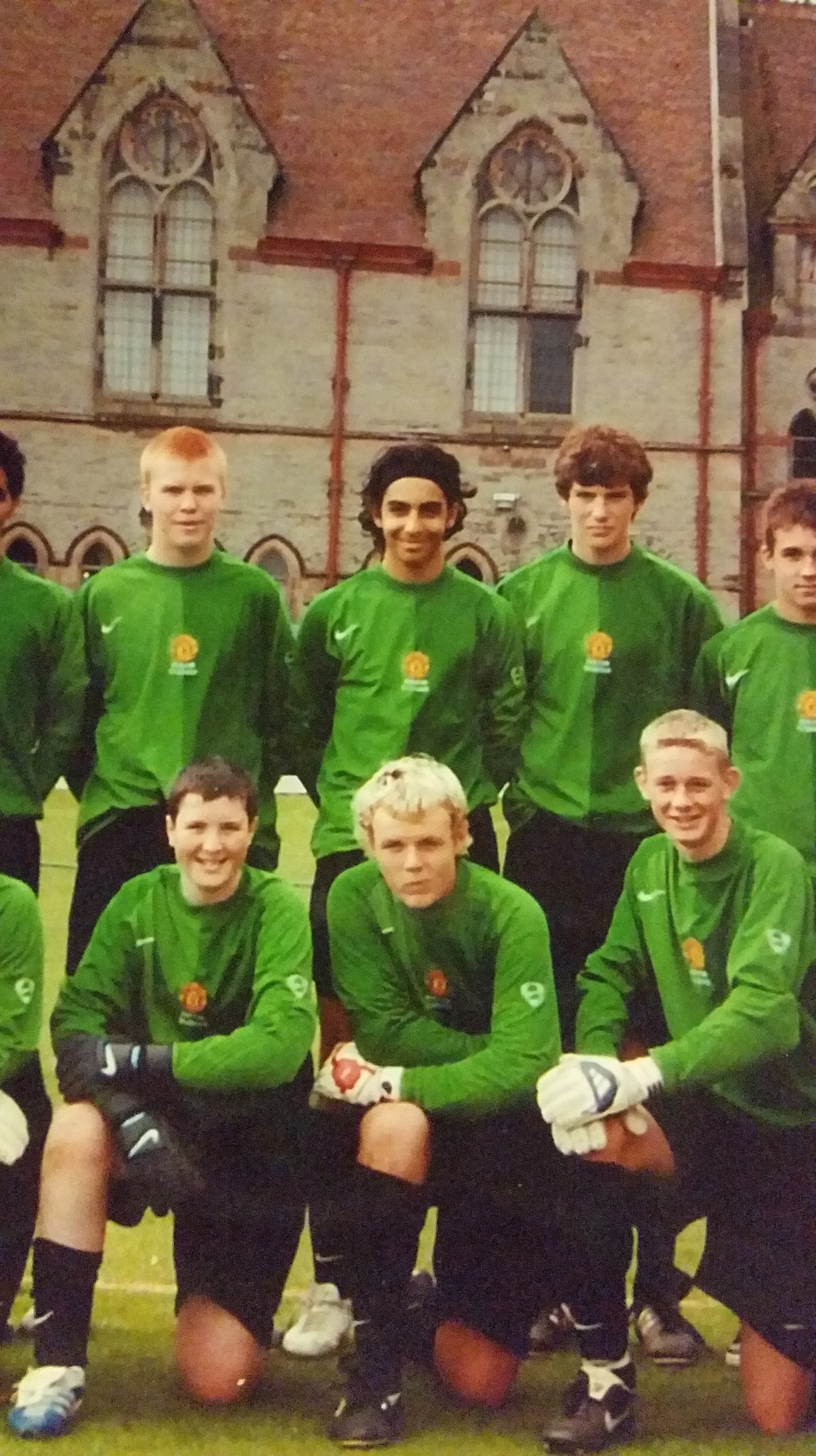 Kısmetse Olur Yarışmacısı Eser West'in Manchester United Forması Giyen ...