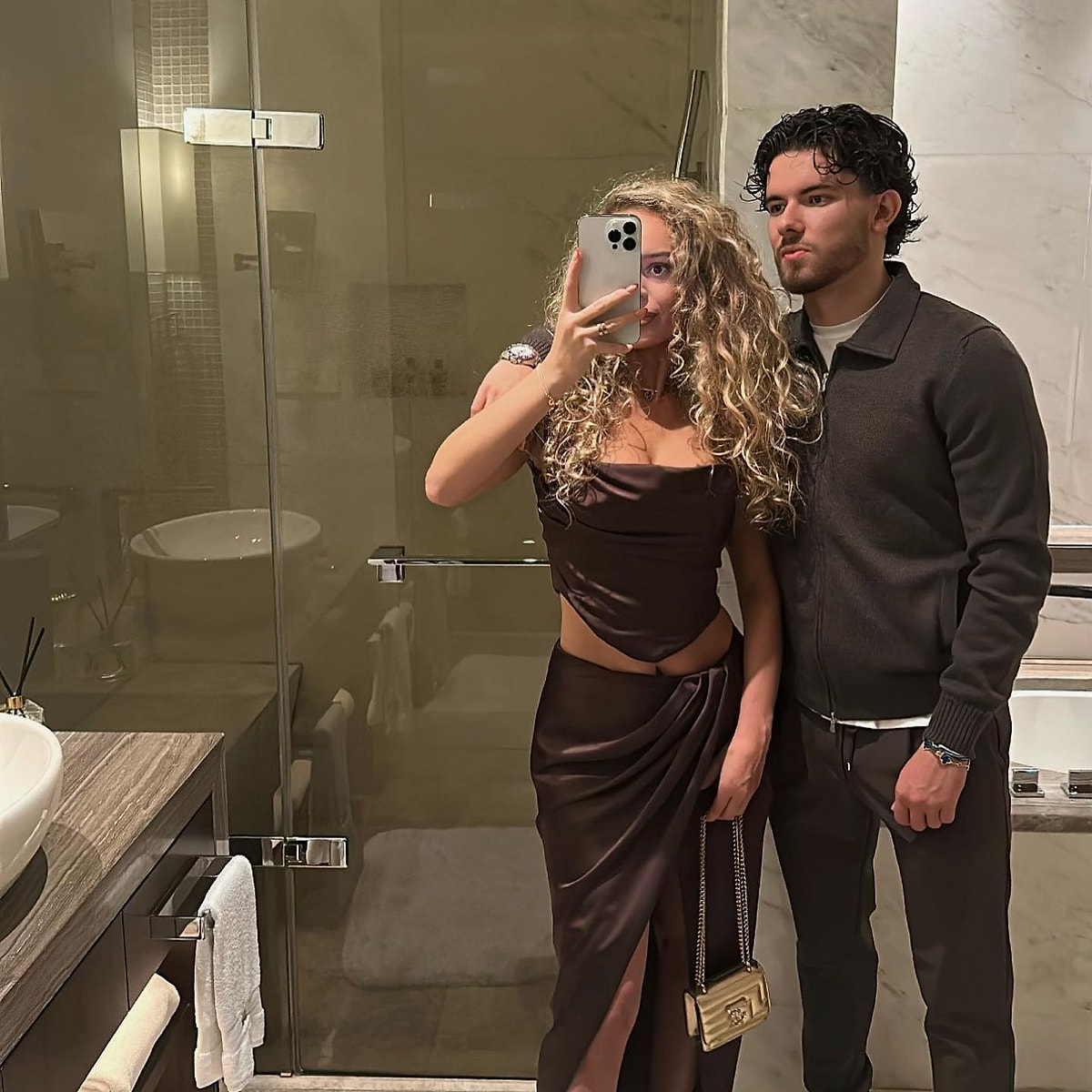 Ferdi Kadıoğlu Kız Arkadaşı Sera Vrij ile Sevgililer Gününü Romantik ...
