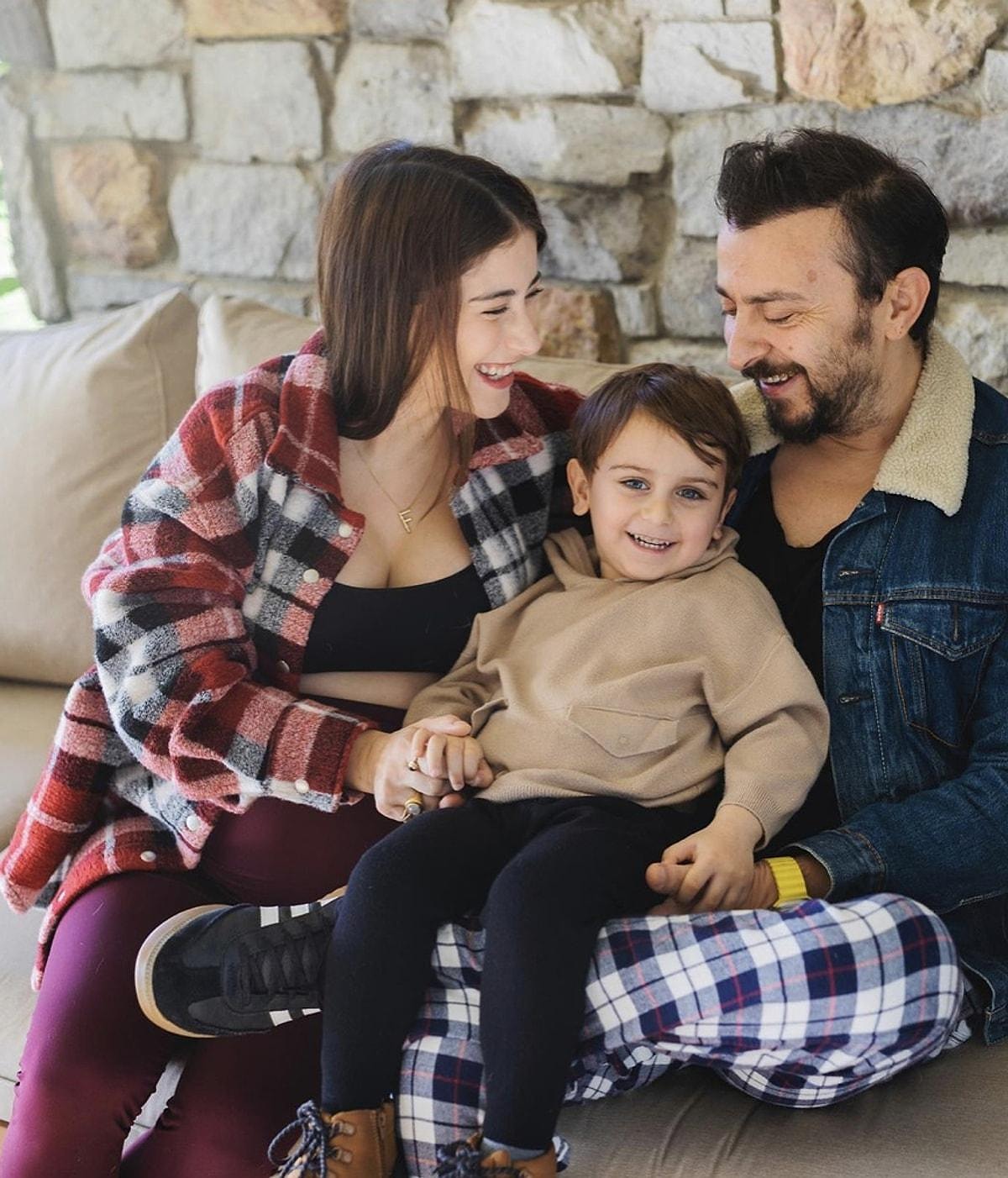 Mecnun ile Akıllarımıza Kazınan Ali Atay'dan Hazal Kaya'ya Gerçek Leyla ...