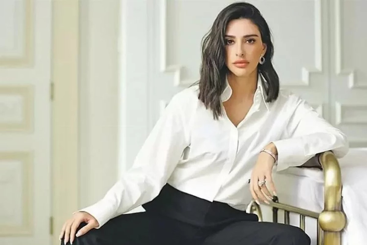 Davette Giydiği Tüylü Terliklerinin Fiyatıyla Gündeme Gelen Aslıhan ...