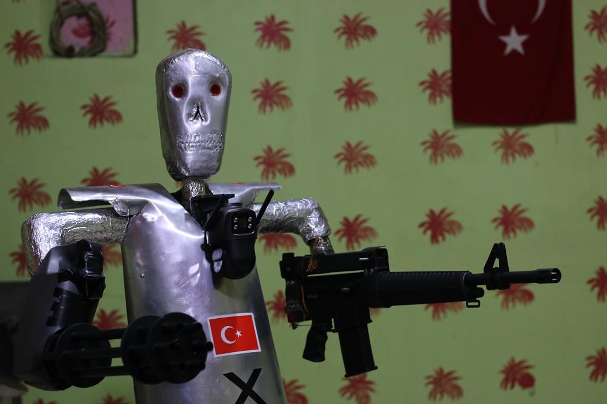 Yapay Zeka Destekli İnsansı Robot Asker Yaptı - Onedio