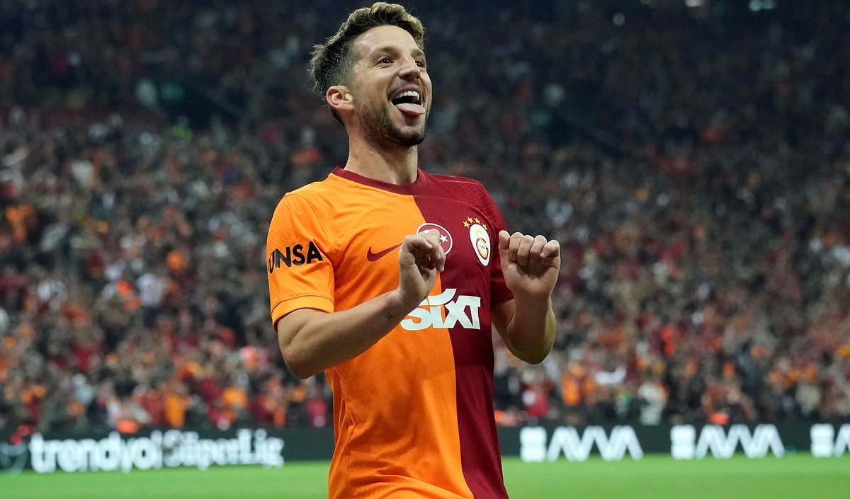 Galatasaray'ın Yıldızı Dries Mertens Oğlu Ciro'ya Gösterilen Aşırı ...