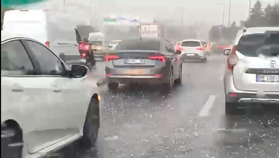 Ankara’yı Dolu Vurdu: Misket Büyüklüğündeki Dolu Araçlarda Hasara Neden ...
